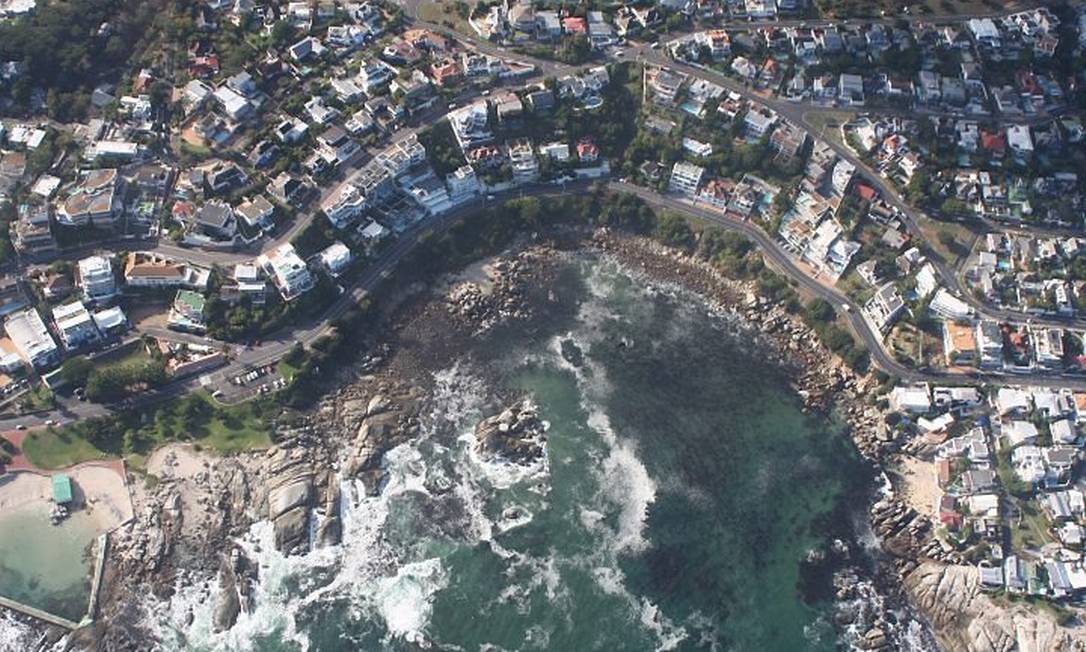 Voo de helicóptero, passeios de sidecar e boas vinícolas revelam as ...