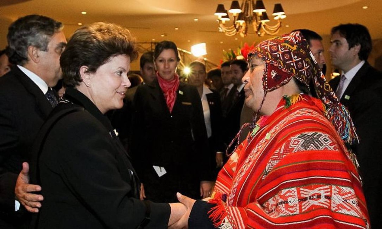 Dilma Rousseff chega ao Peru para a posse do presidente Ollanta Humala ...