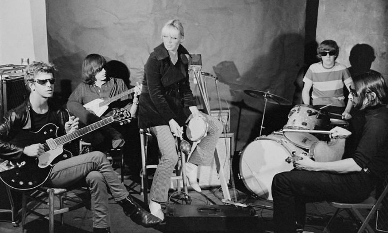 Espírito punk sobrevive, enfurecido, nos subúrbios e porões do mundo ...