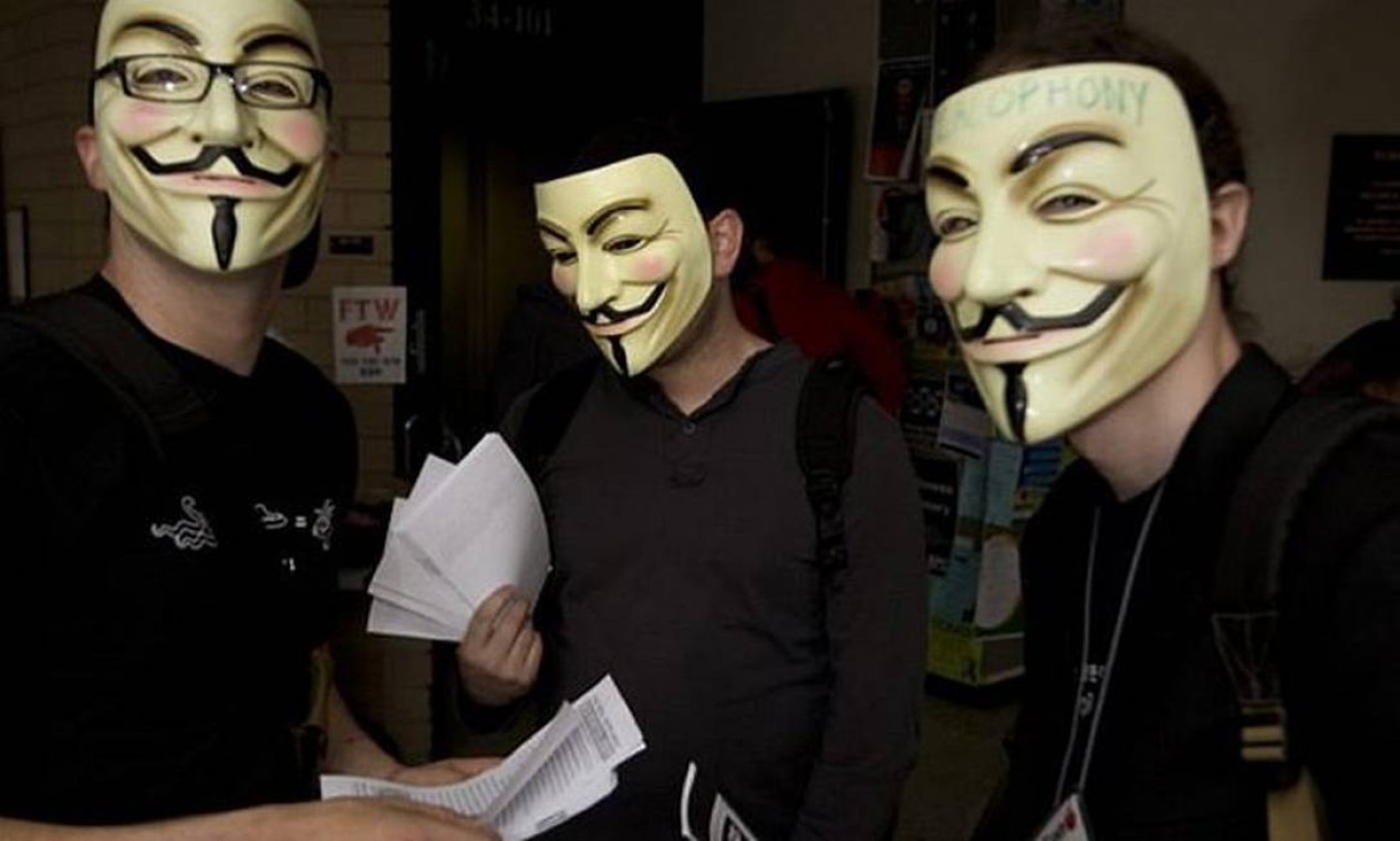 Grupo hacker Anonymous volta a negar participação no ataque às redes da ...