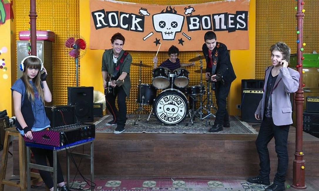 A música acompanha a vida dos personagens de 'Peter Punk' - Jornal O Globo