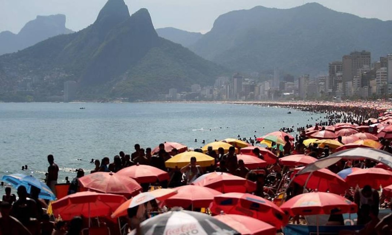Em mais um dia de sol, praias lotadas no Rio - Jornal O Globo