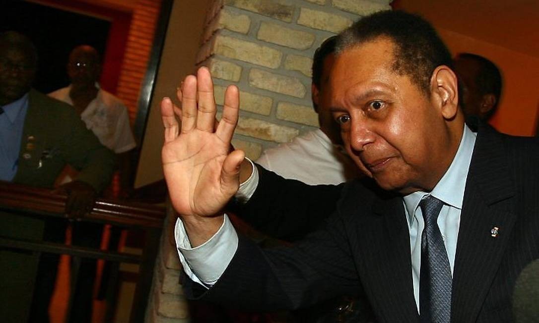 Grupos de direitos humanos pedem a prisão do ex-ditador Baby Doc no ...