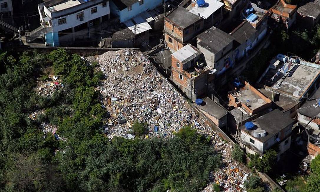 Minc quer zerar lixões em quatro anos; biólogo aponta 16 vazadouros na ...