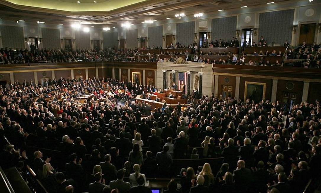 Republicanos assumem liderança na Câmara dos EUA com promessa de ...