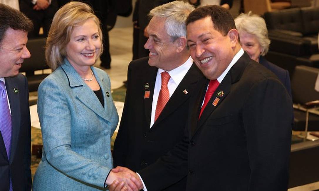 Gafe em Brasília: Chávez diz que perguntou pela 'esposa' de Hillary ...