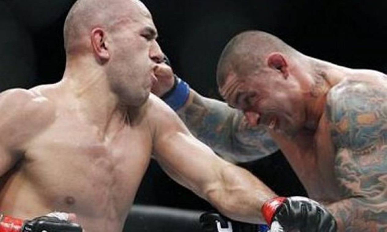 Brasileiros vencem e luta entre Edgar e Maynard no UFC 125 termina ...