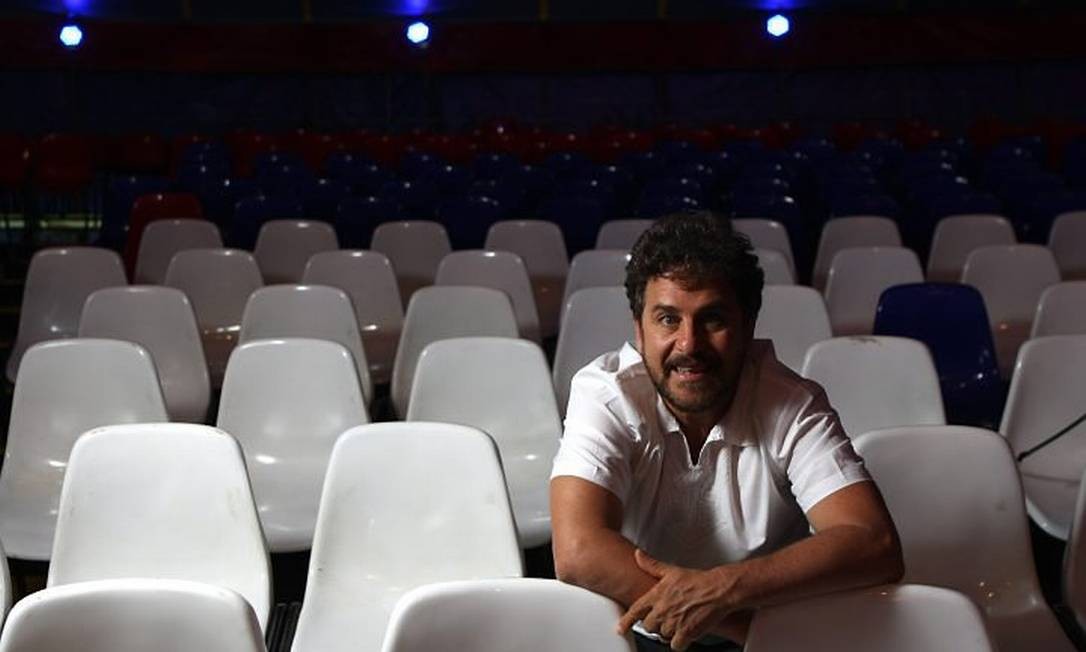 Marcos Frota volta às novelas após cinco anos e comanda circo que ...