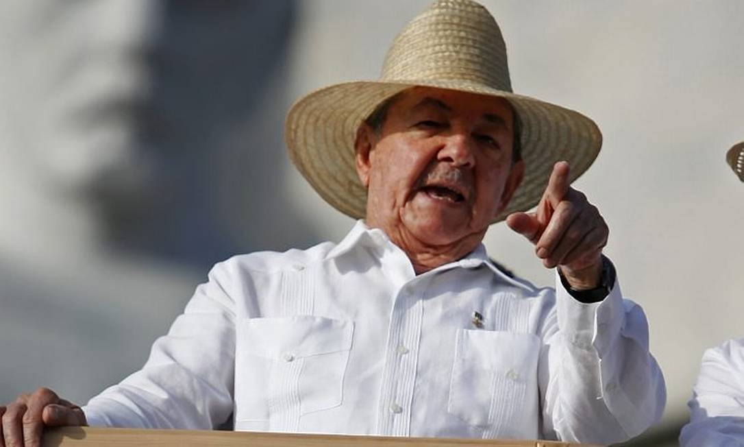 Cuba adota guayabera como traje oficial - Jornal O Globo