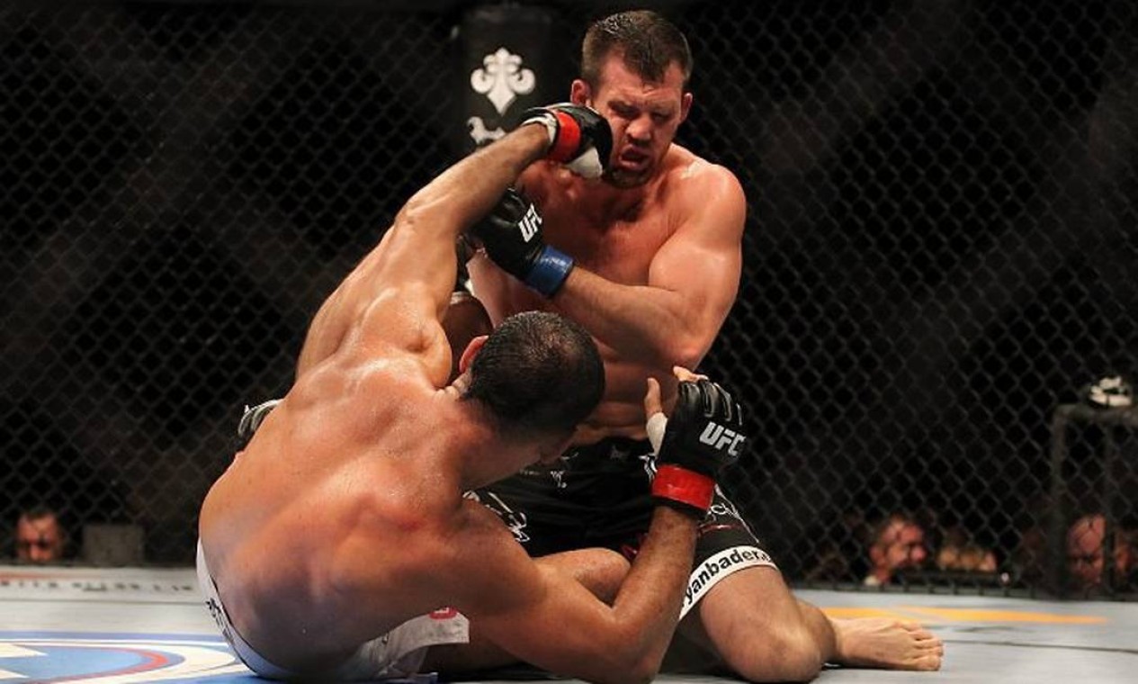 Lutadores brasileiros têm noite de vitória e derrota no UFC 119 ...