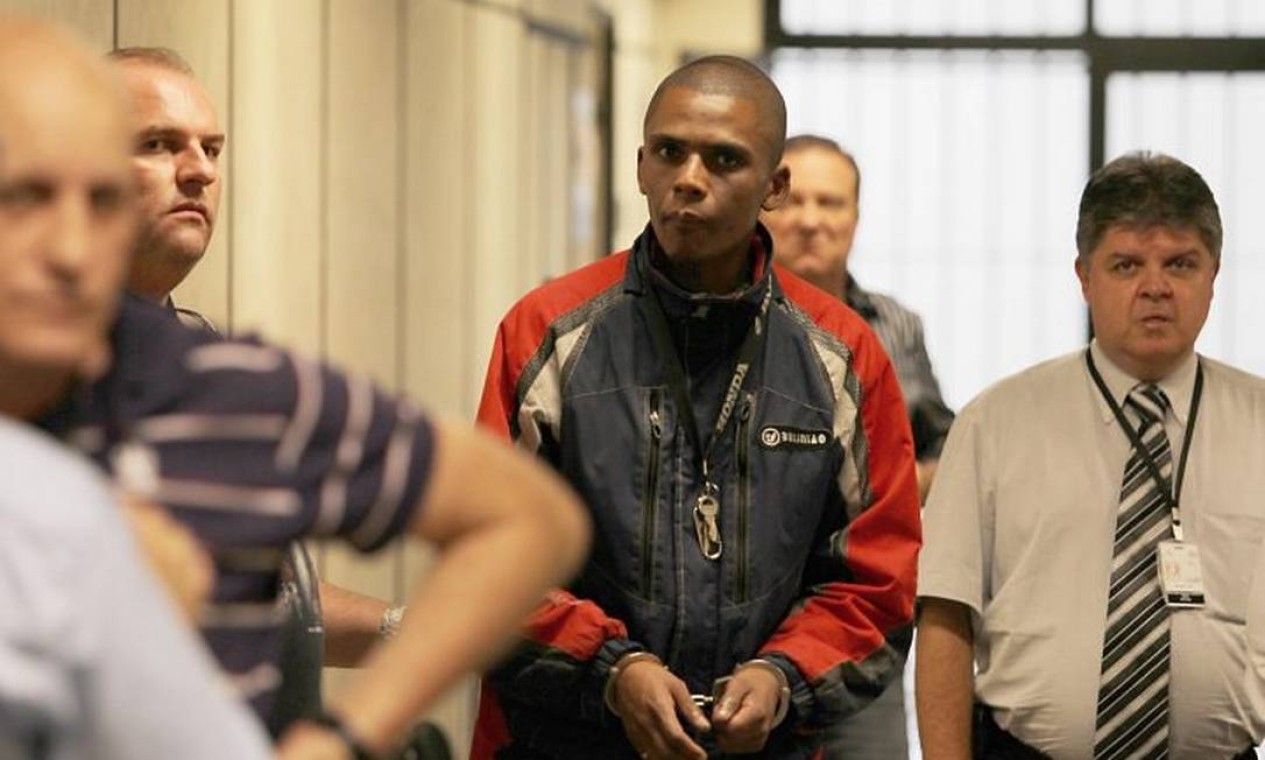 Preso homem que vendia CDs com informações sigilosas, como RG e CPF ...