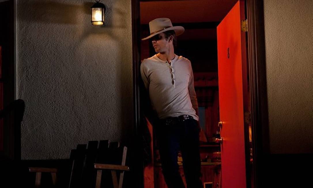 Série inspirada na obra de Elmore Leonard, 'Justified' estreia no ...
