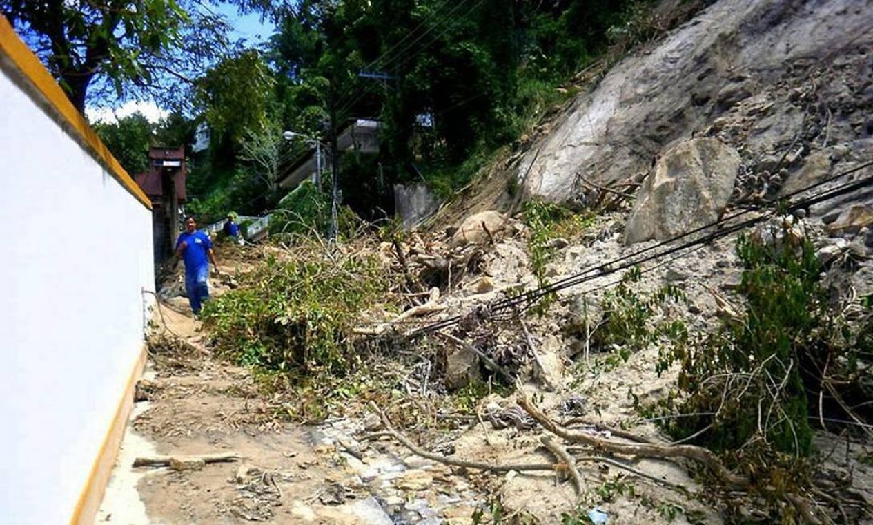 Leitora mostra resquícios de deslizamento no Humaitá - Jornal O Globo