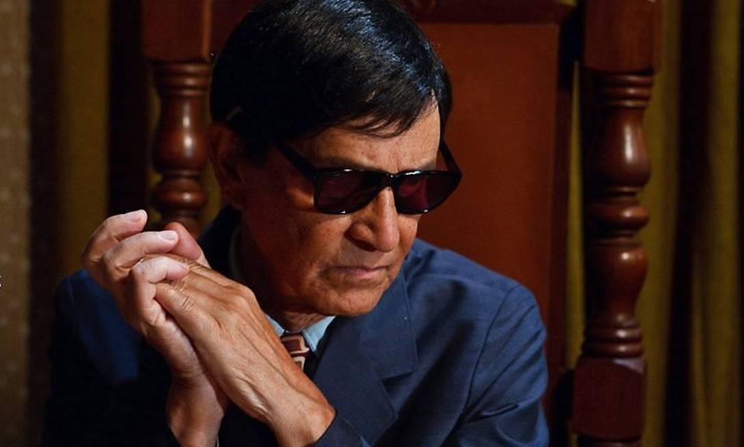 Elenco de 'Chico Xavier' grava vídeos com mensagens psicografadas pelo ...