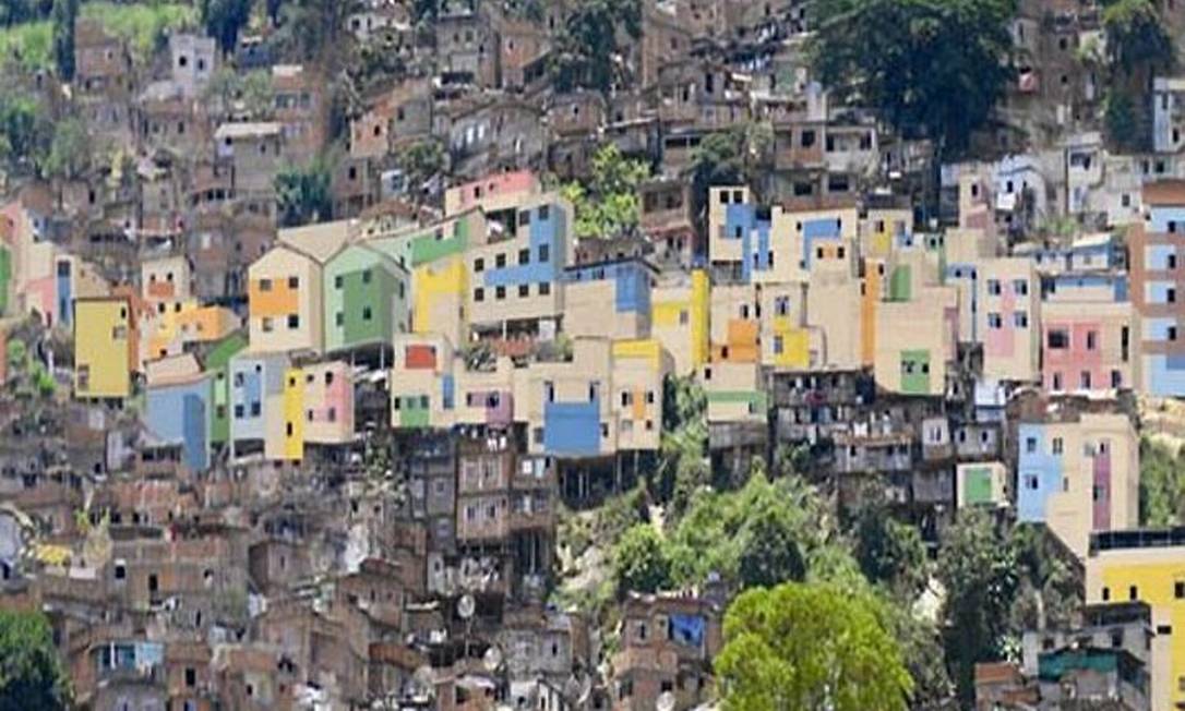 Parceria com fabricante de tintas permitirá pintar barracos em favelas ...