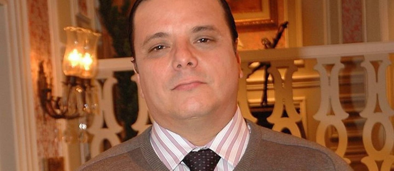 Ator que interpretou Vinicius de Moraes no teatro estreia em 'Ribeirão ...