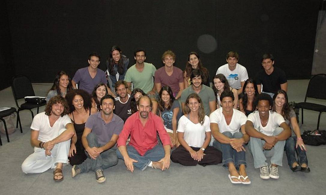 Record inaugura oficina de atores comandada por Roberto Bomtempo ...