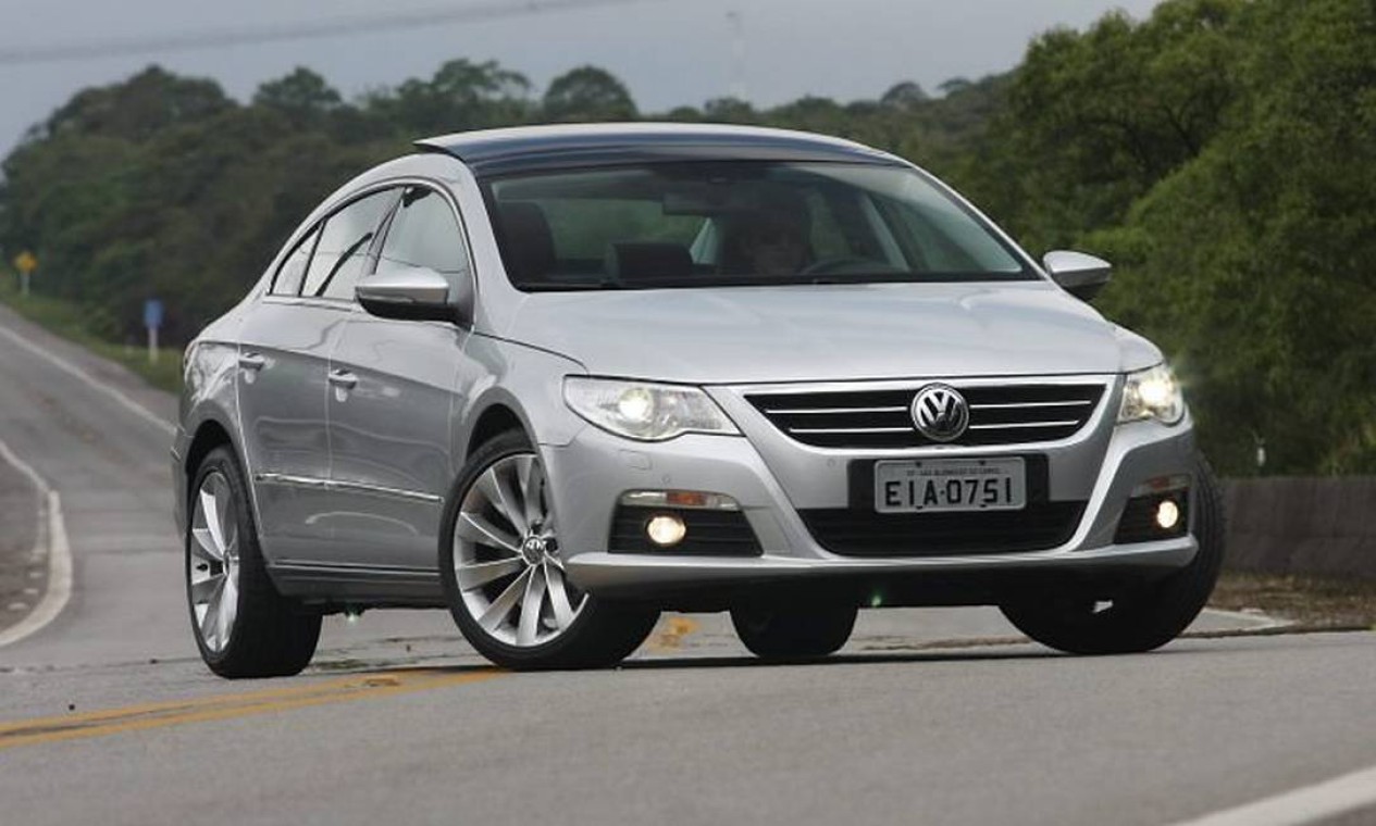 Esbanjando em alto estilo com o Passat CC - Jornal O Globo