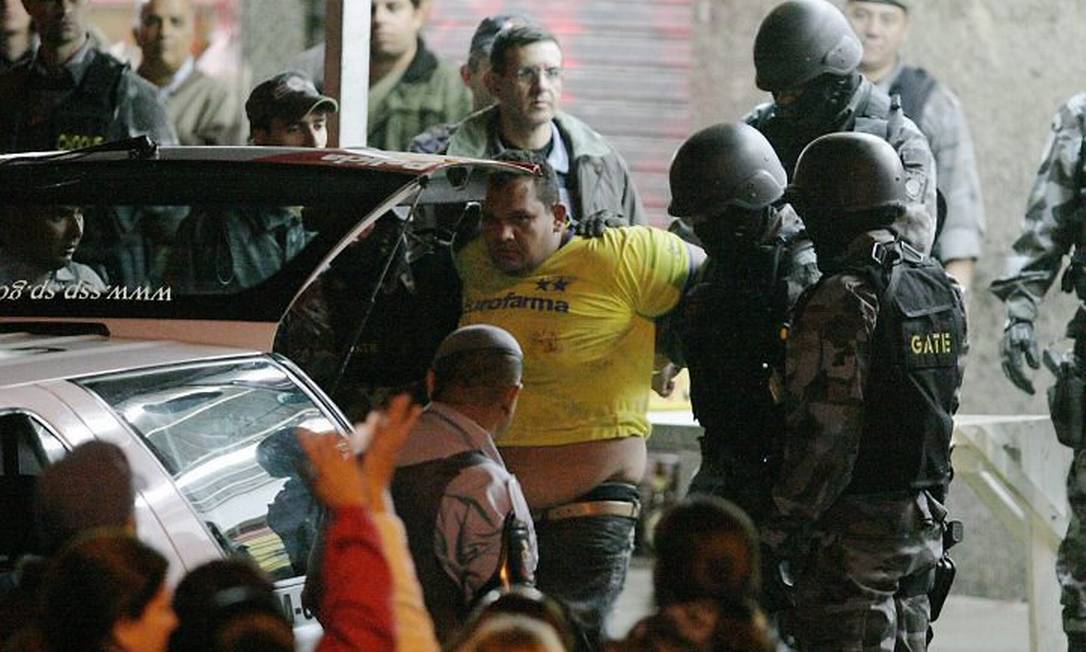 Rapaz faz comerciante refém por mais de 6 horas em SP - Jornal O Globo