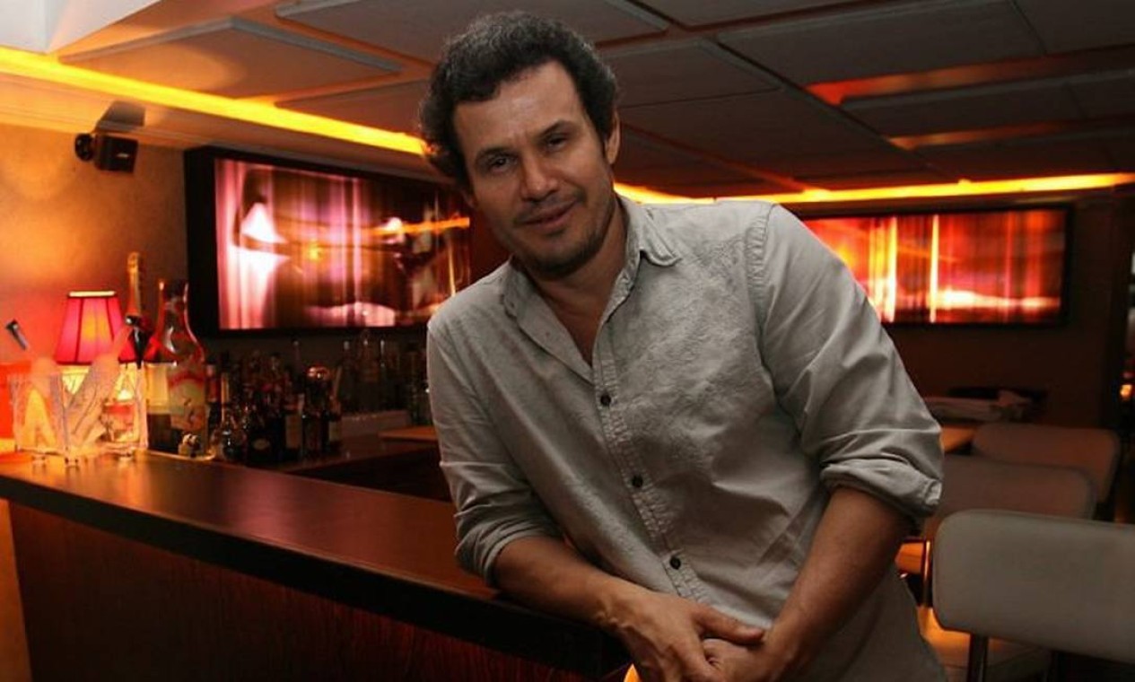 Sucesso da pele de Calandrino em 'Decamerão', Edmilson Barros divide seu tempo entre a ...