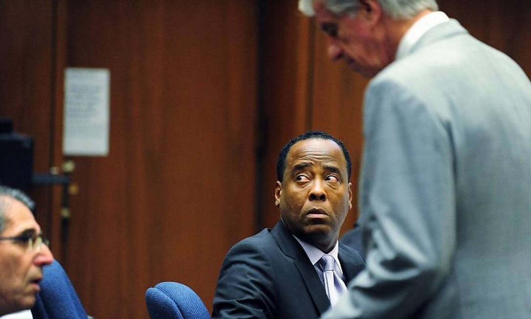 Conrad Murray, médico de Michael Jackson, não irá testemunhar em ...