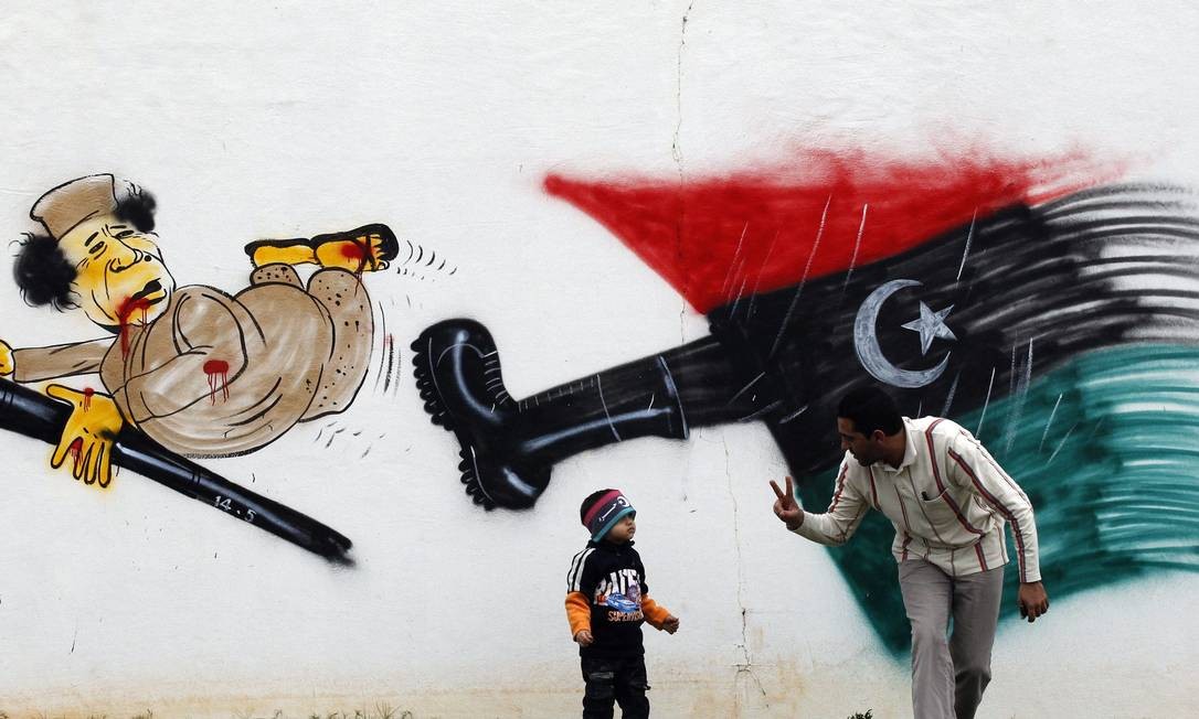 Imagens que marcaram a Primavera Árabe - Jornal O Globo