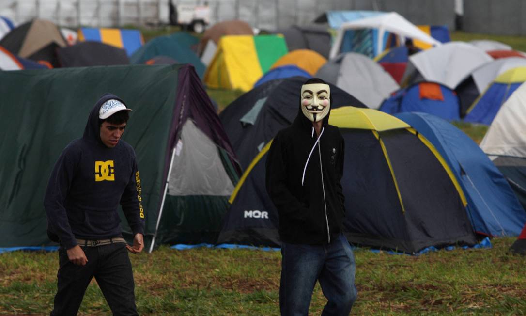 Segundo dia do festival SWU tem chuva e público mais velho - Jornal O Globo