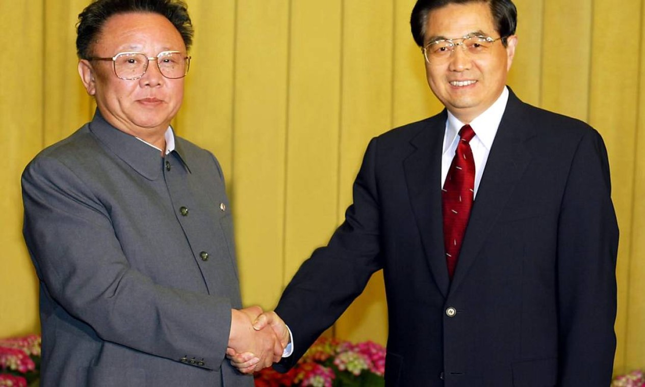 Imagens da vida e da trajetória de Kim Jong-il - Jornal O Globo