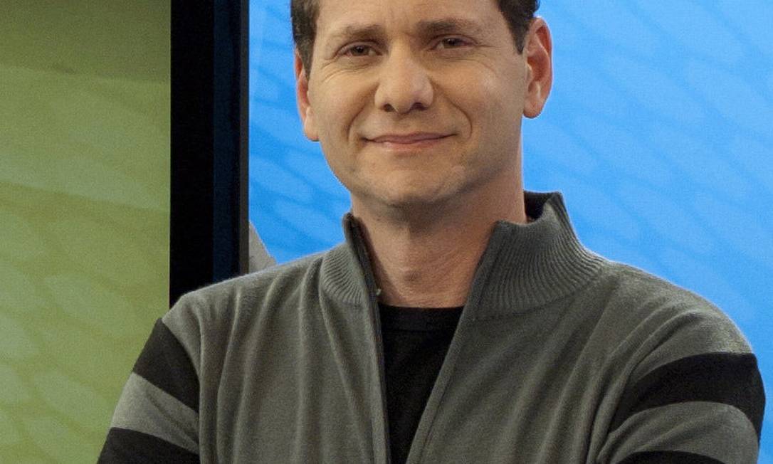 Comentarista do SporTV lança livro sobre história do futebol - Jornal O ...