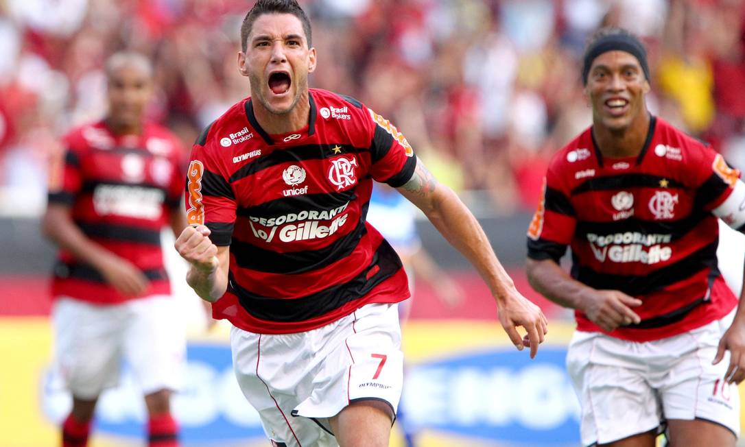 Flamengo espera documento para oficializar Thiago Neves por 4 anos ...