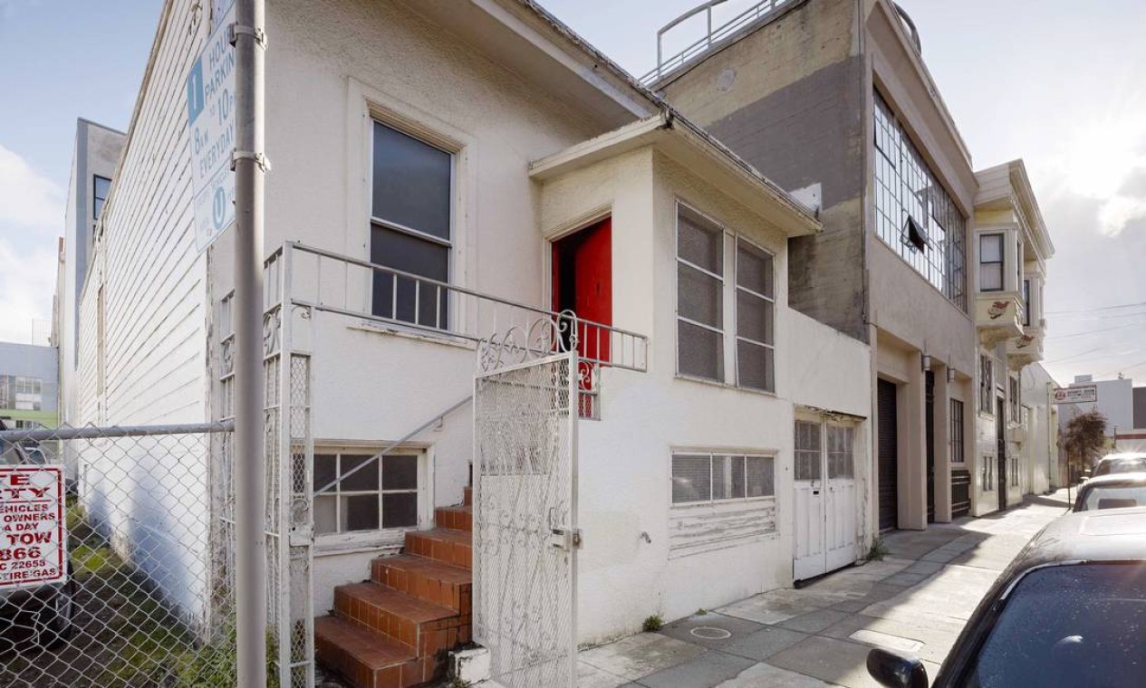 Fotogaleria de casa centenária com cores vibrantes - Jornal O Globo