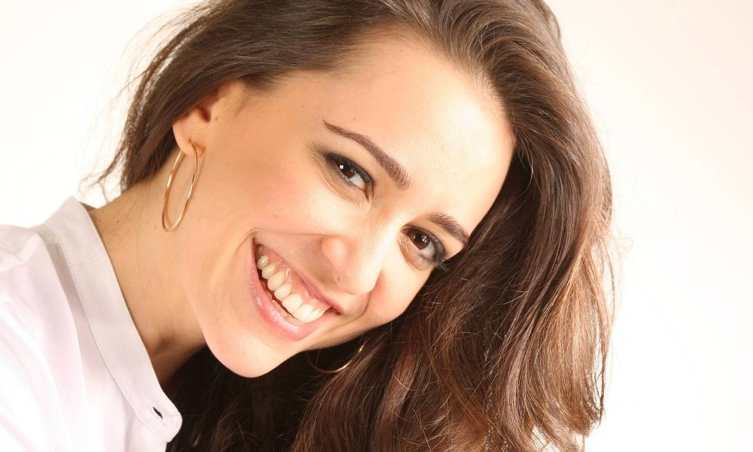 Roberta Sá faz novo disco com atmosfera de carnaval - Jornal O Globo