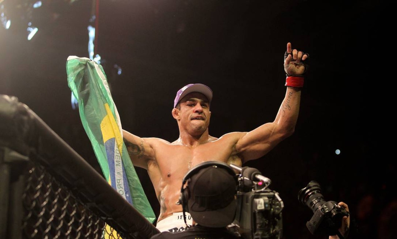 Veja imagens dos confrontos do UFC 142, no Rio - Jornal O Globo