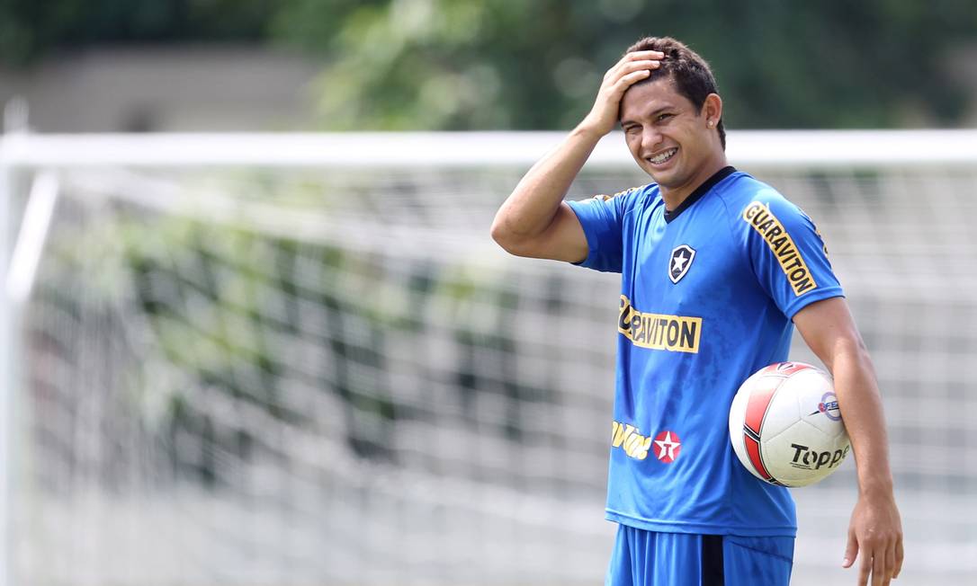 Botafogo: Elkeson sonha com gol para ter mais confiança - Jornal O Globo