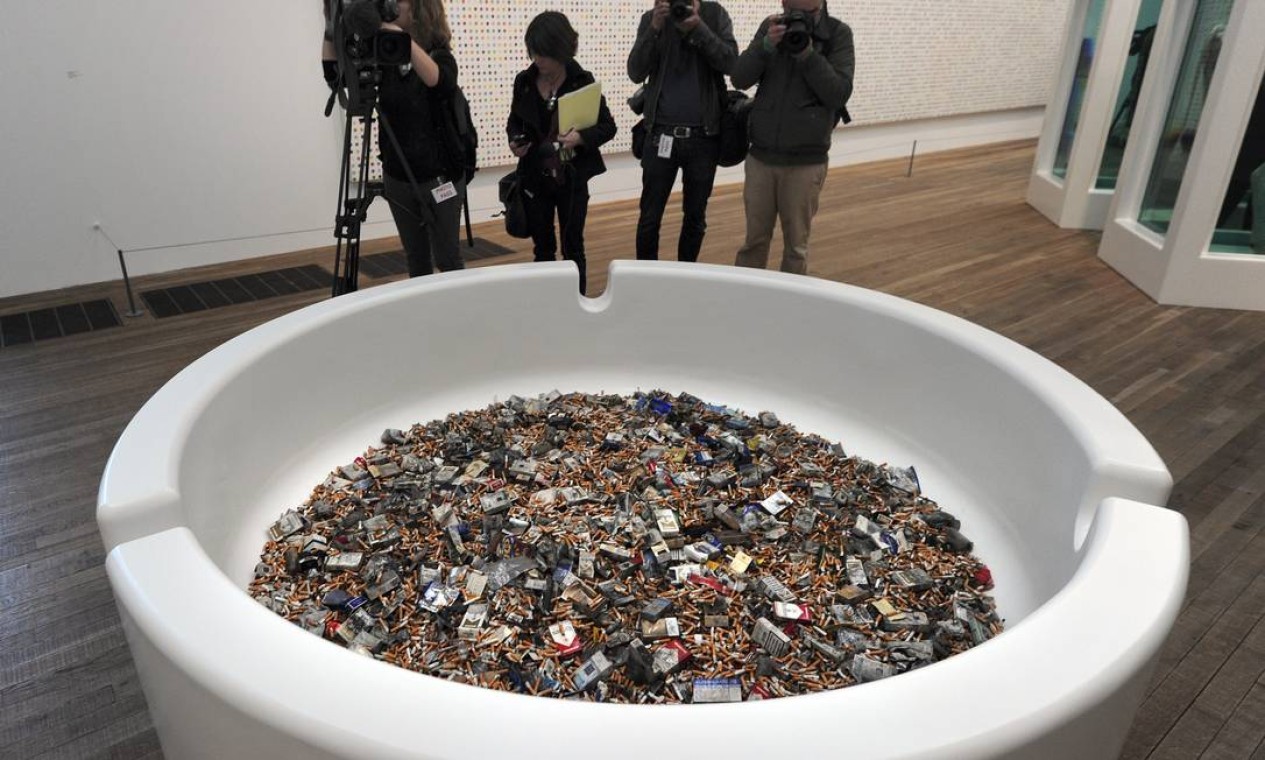 Damien Hirst celebra 20 anos de carreira - Jornal O Globo