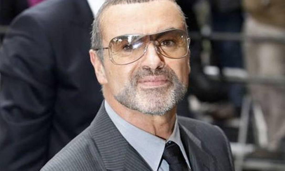 George Michael foi hospitalizado após ser atentido por paramédicos ...