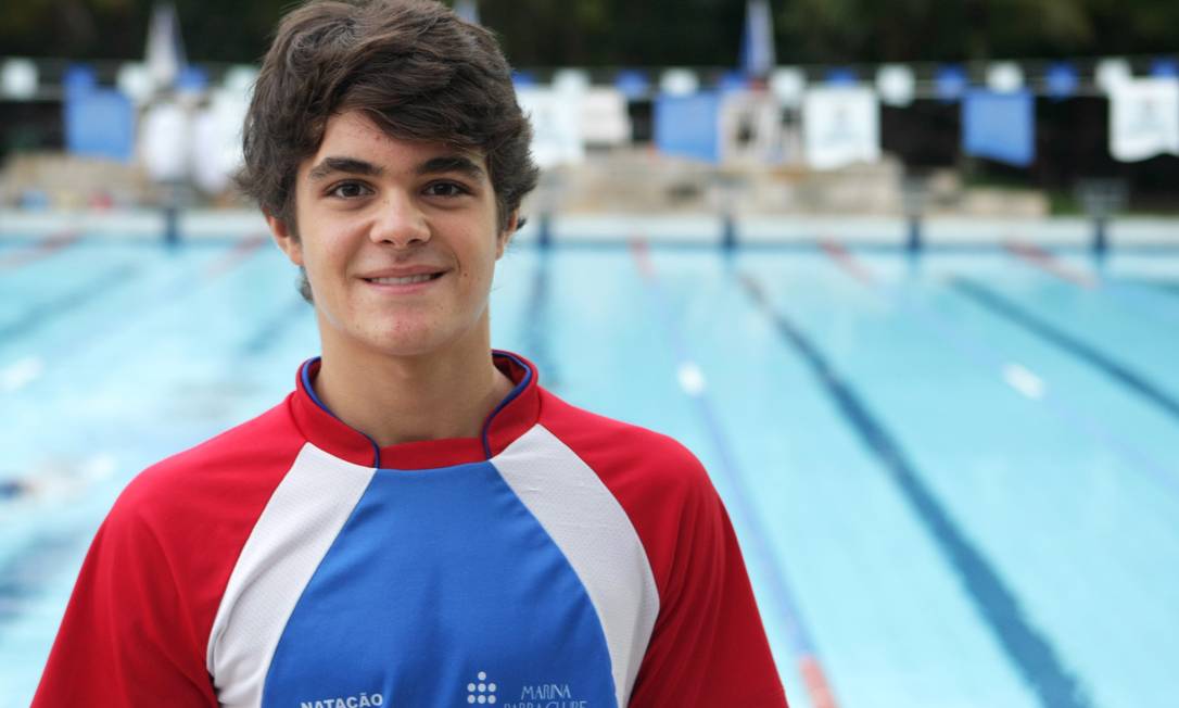 Braçadas rumo à excelência: Clube investe em talentos da natação de ...