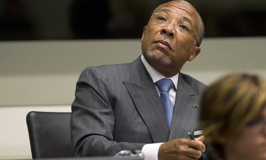 Charles Taylor diz que Ocidente manipulou testemunhas - Jornal O Globo