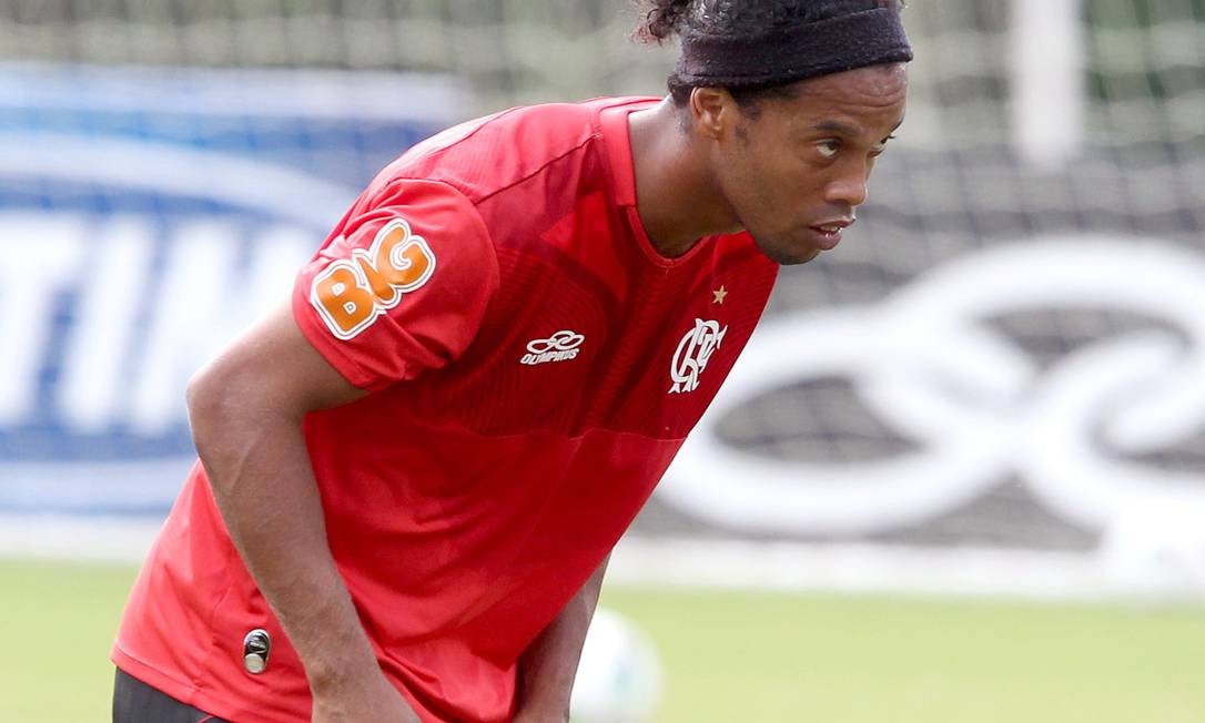 Ronaldinho Gaúcho completa 500 dias e 500 noites no Flamengo - Jornal O ...
