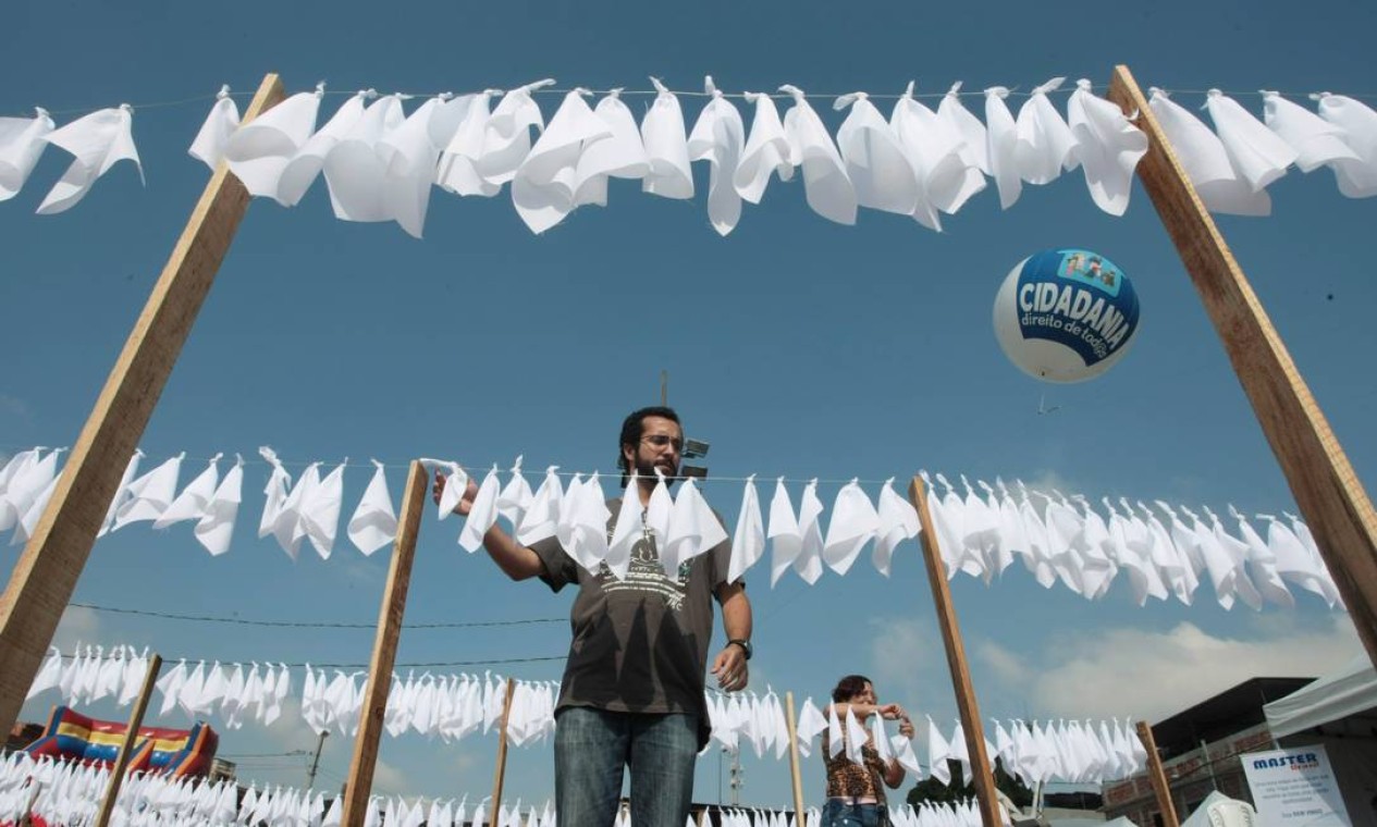 Tim Lopes é homenageado no Complexo do Alemão nos dez anos de sua morte ...