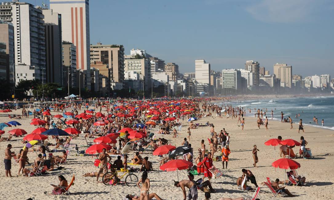 Sol de verão em pleno outono lota praias no domingo - Jornal O Globo