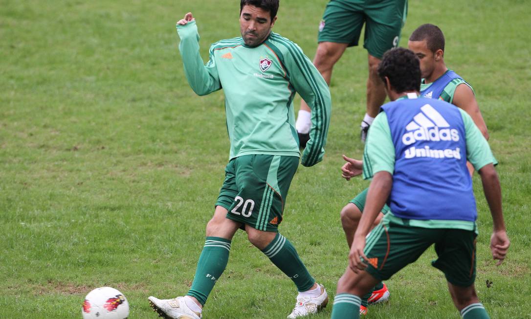 De volta ao time, Deco já pensa em renovação com o Fluminense - Jornal ...