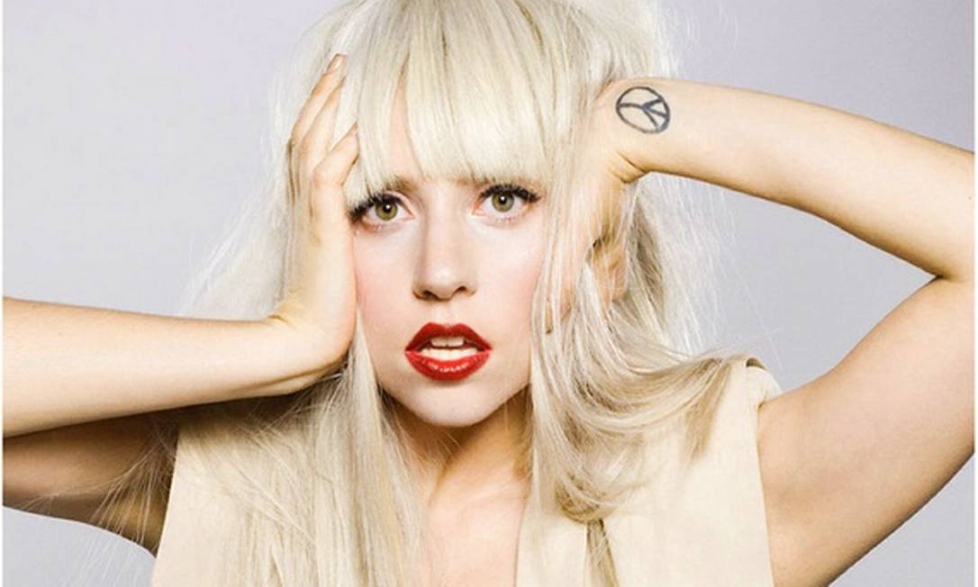 Empresário de Lady Gaga diz que ela é um bebê de 90kg - Jornal O Globo