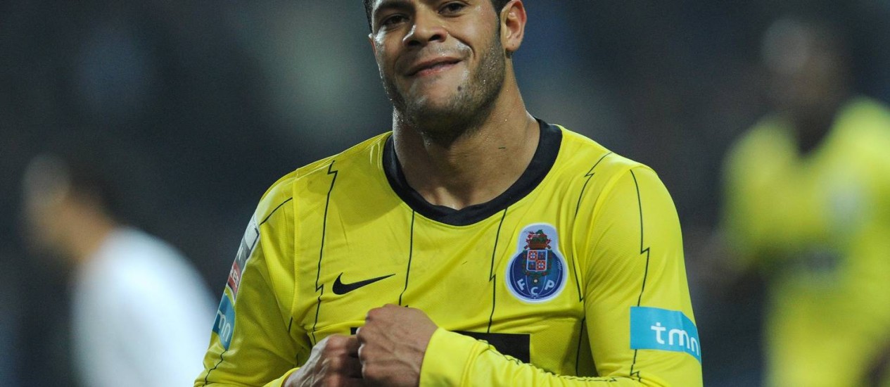 Zenit abre os cofres para tirar Hulk do Porto - Jornal O Globo