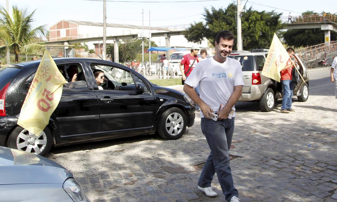 Freixo faz primeiro ato de campanha na Zona Oeste do Rio - Jornal O Globo