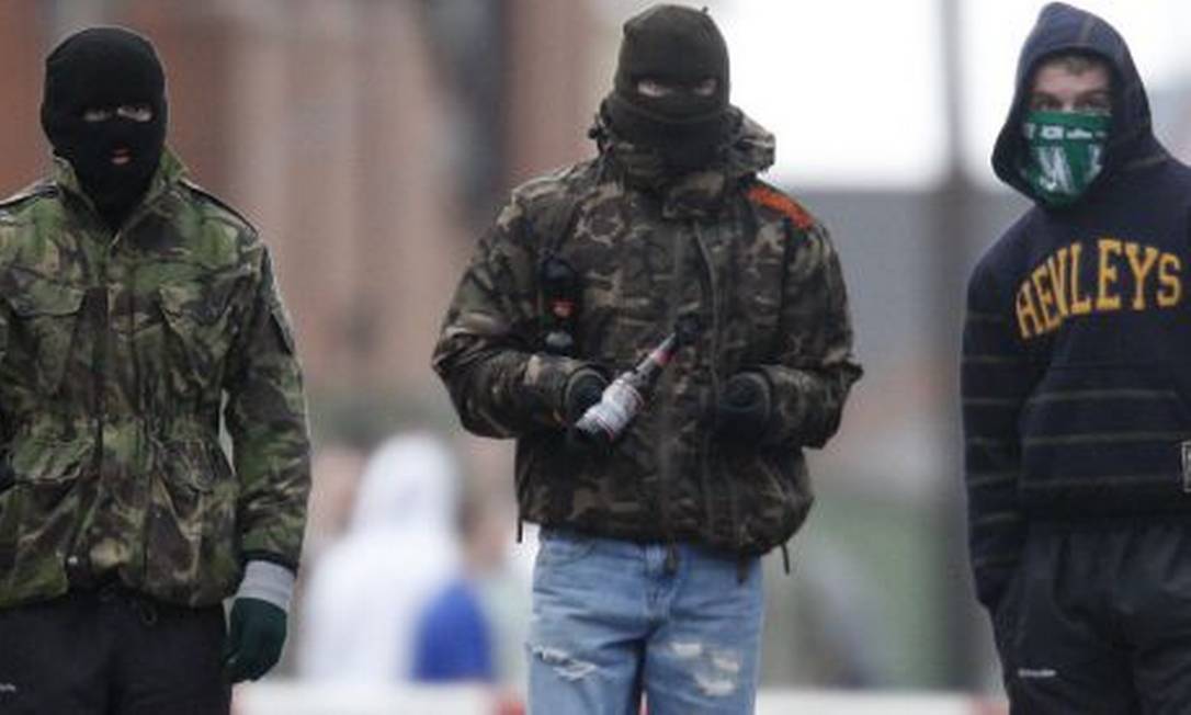 Três grupos terroristas da Irlanda do Norte anunciam um novo IRA ...