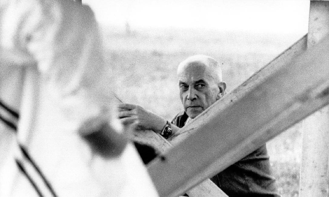 Os olhos livres e visionários do cineasta Chris Marker - Jornal O Globo