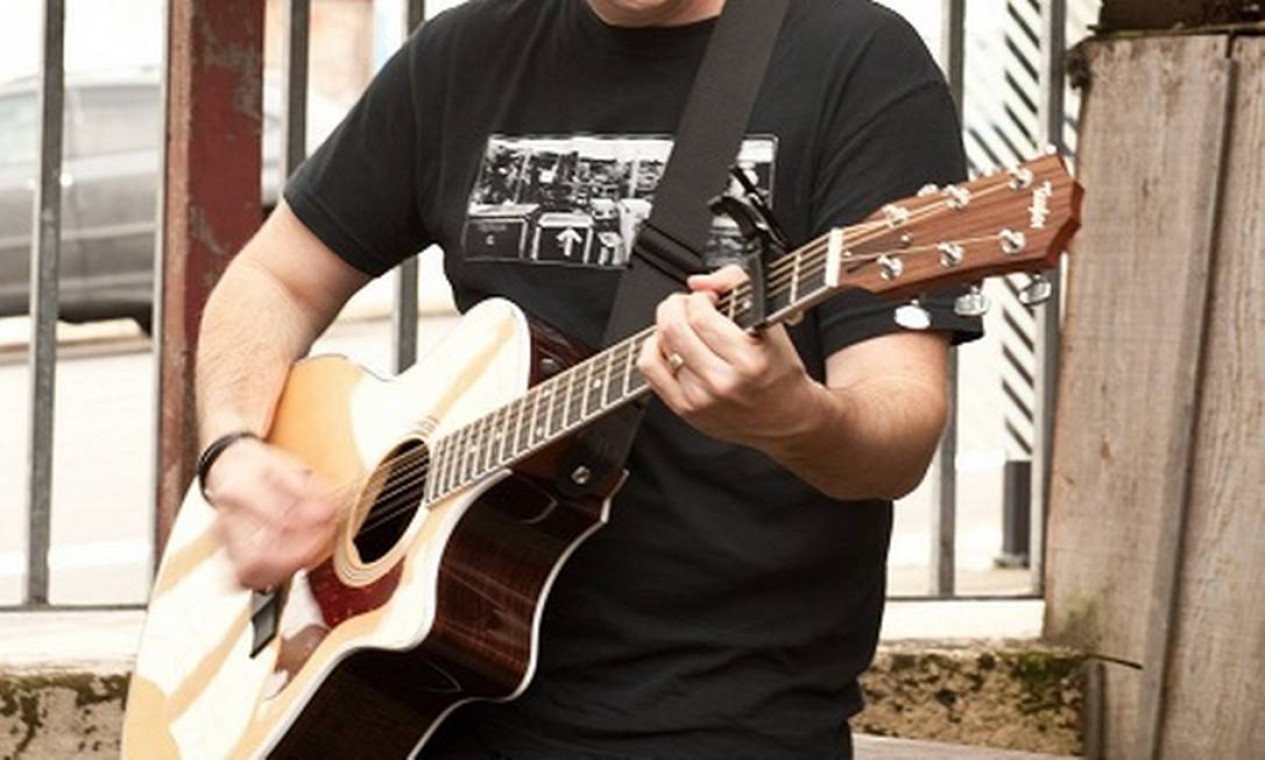 Tony Sly, vocalista do No Use For a Name, morre aos 41 anos - Jornal O ...