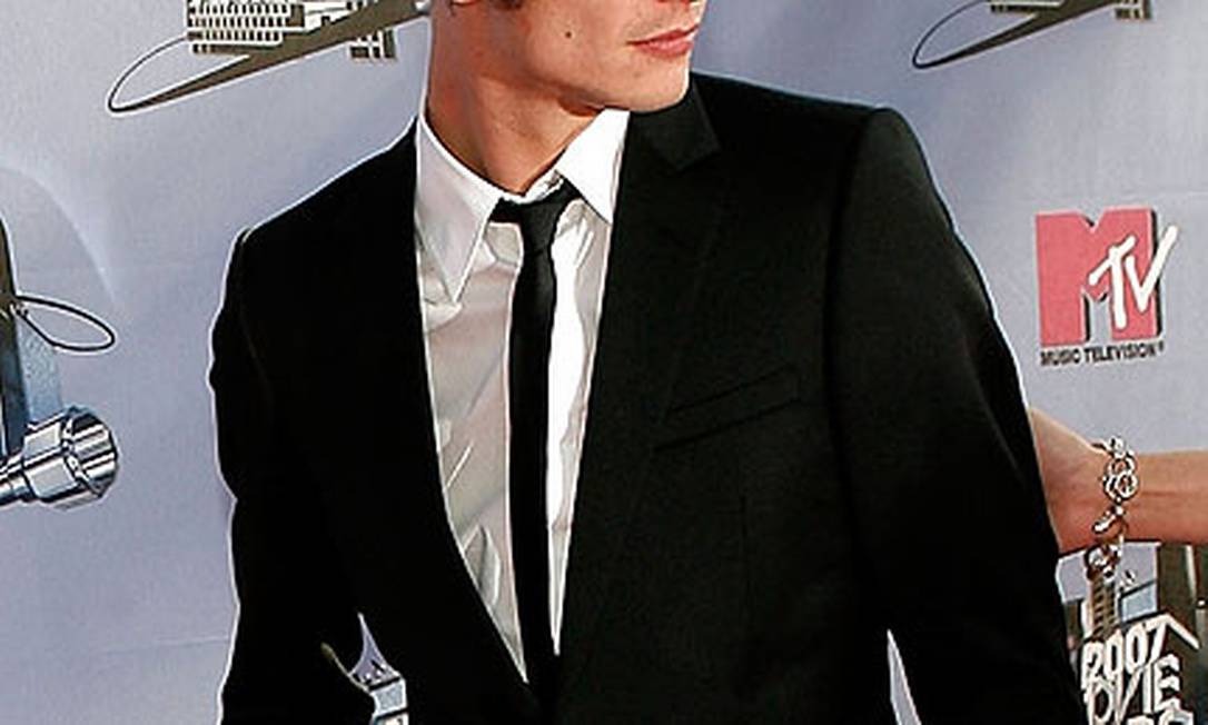 Após acordar de coma, Blake Fielder-Civil, ex de Amy Winehouse ...