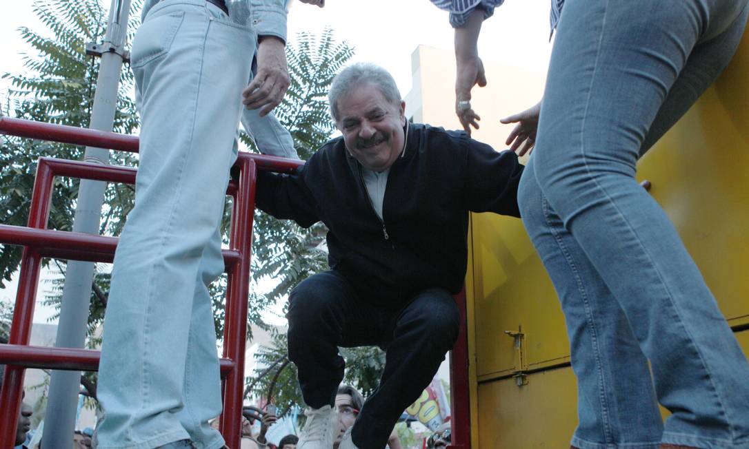 Aécio Neves diz que Lula age como ‘chefe de facção’ - Jornal O Globo